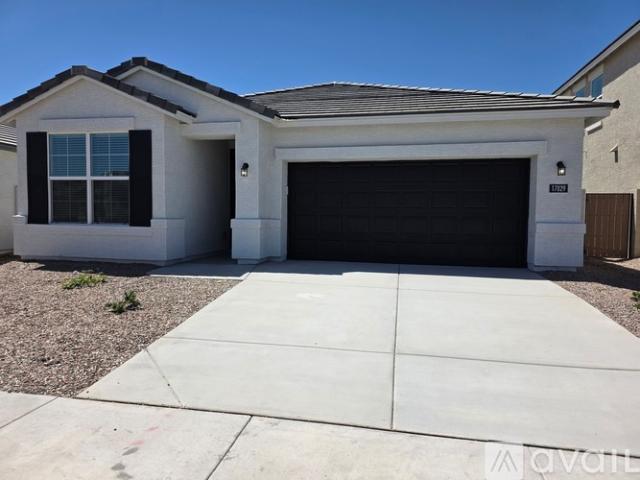3 BR, 2 BA Apartment 17829 W Palo Verde Ave, Glendale, AZ 85355