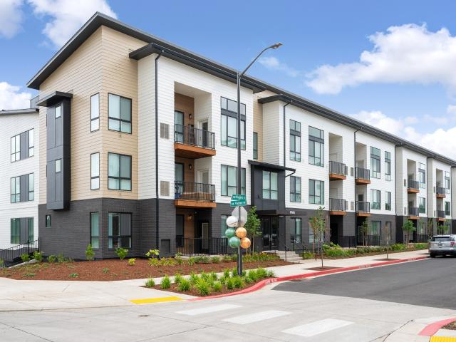 3 BR, 2 BA Apartment 17895 SW Higgins St, Beaverton, OR 97007