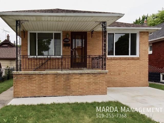 3 BR, 2 BA Apartment 1793 Cadillac St, Windsor, ON N8Y 2V7