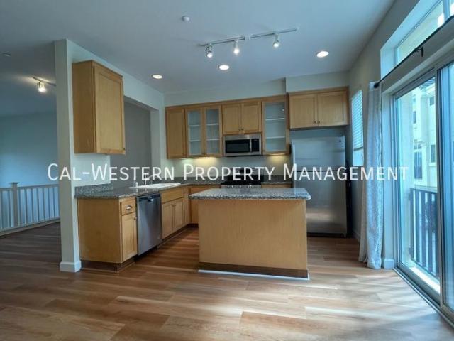 3 BR, 2.5 BA Apartment 179 Stockwell Drive, Mountain View, CA 94043