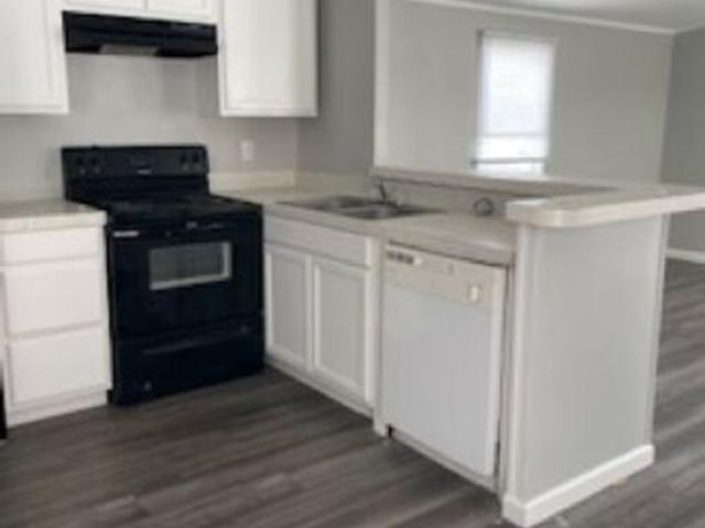 3 BR, 2 BA Apartment 1800 N Live Oak St 51, Rockport, TX 78382