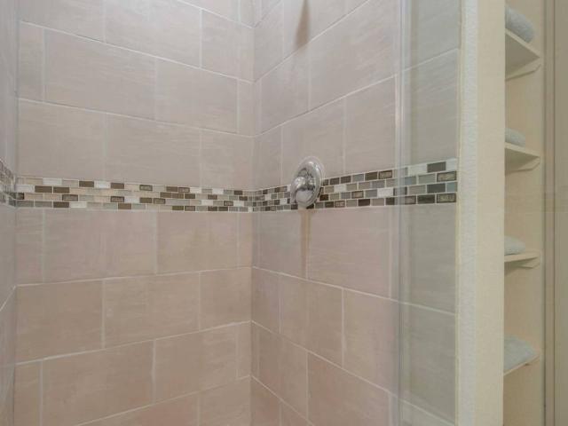 3 BR, 2 BA Apartment 1800 St Joseph Parkway, Houston, TX 77003