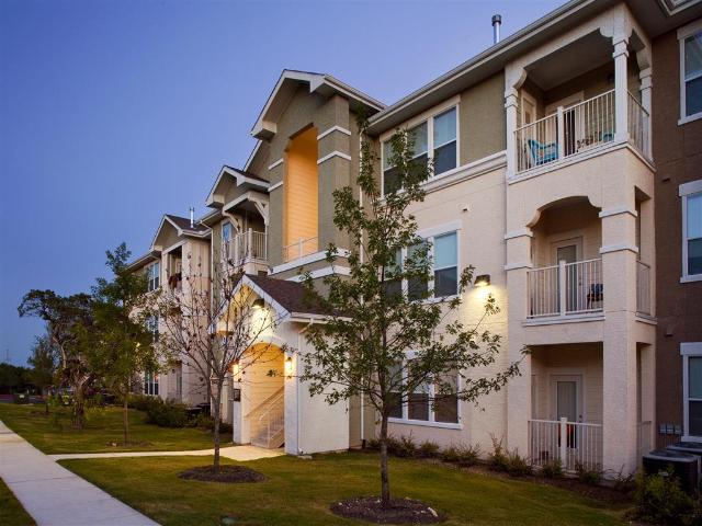 3 BR, 2 BA Apartment 1800 Post Rd Unit 3 beds, 2 baths, $1099, San Marcos, TX 78666