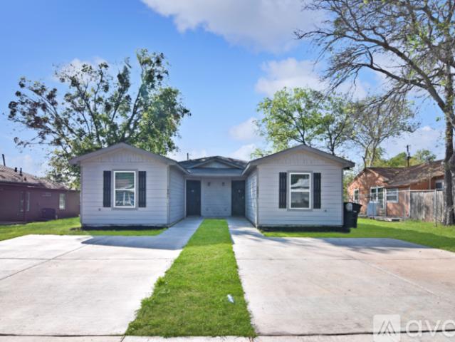 3 BR, 2 BA Apartment 1801 Stewart St, Unit A, Killeen, TX 76541