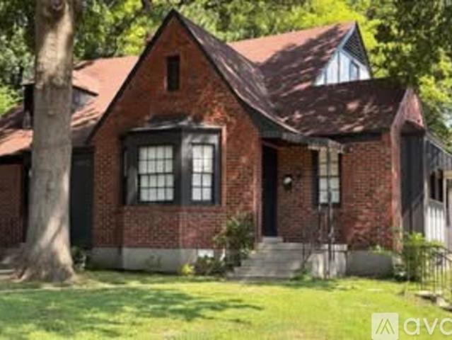 3 BR, 2 BA Apartment 1812 York Avenue, Memphis, TN 38104