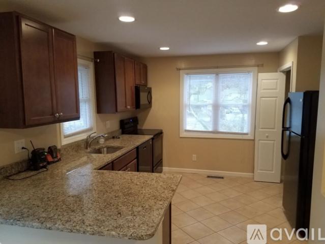 3 BR, 2 BA Apartment 1821 Beech Street Southeast, Knoxville, TN 37920