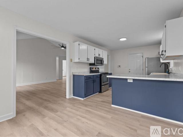 3 BR, 2 BA Apartment 1821 Swann St, Fayetteville, NC 28303