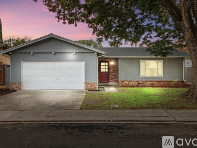 3 BR, 2 BA Apartment 1828 Serena Avenue, Modesto, CA 95355