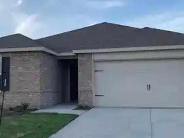 3 BR, 2 BA Apartment 1833 Damianita Dr, Royse City, TX 75189
