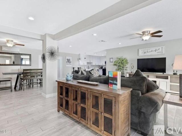 3 BR, 2 BA Apartment 1834 East Alameda Drive, Tempe, AZ 85282