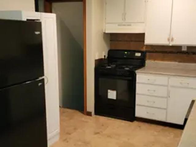 3 BR, 2 BA Apartment 1844 31st St, Moline, IL 61265