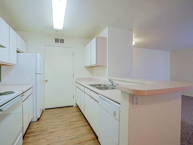 3 BR, 2 BA Apartment 1850 S Avenue B Unit 004G, Yuma, AZ 85364