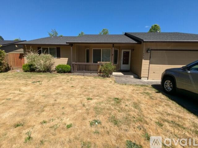 3 BR, 2 BA Apartment 1856 Southeast 63rd Avenue, Hillsboro, OR 97123