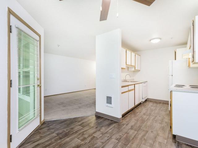 3 BR, 2 BA Apartment 18619 Southwest Mcclarey Unit 9, Beaverton, OR 97007