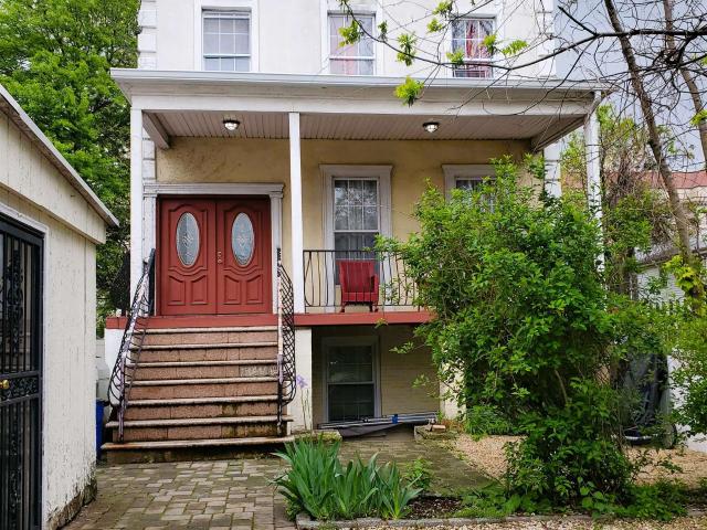 3 BR, 2 BA Apartment 186 Summit Ave, Jersey City, NJ 07304