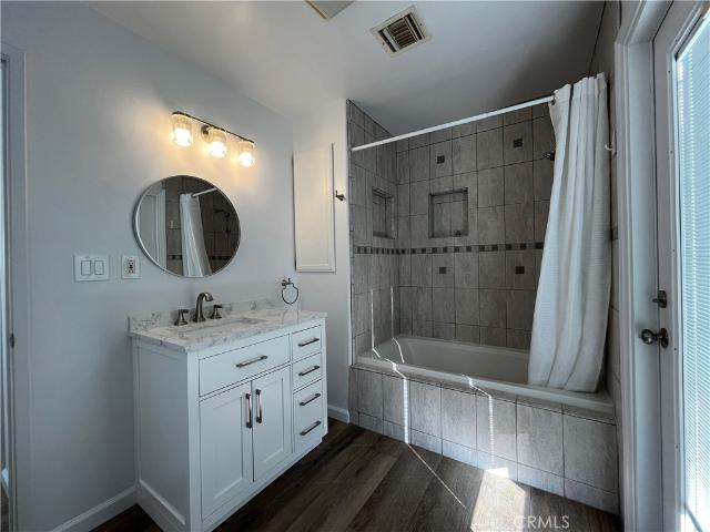 3 BR, 2 BA Apartment 18708 Keswick Street, Reseda, CA 91335