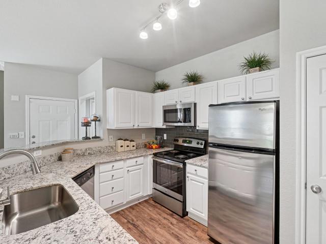 3 BR, 2 BA Apartment 18725 Dallas Parkway Unit 2323, Dallas, TX 75287