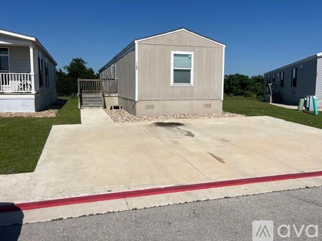 3 BR, 2 BA Apartment 188 Green Bur Oak Loop, Liberty Hill, TX 78642