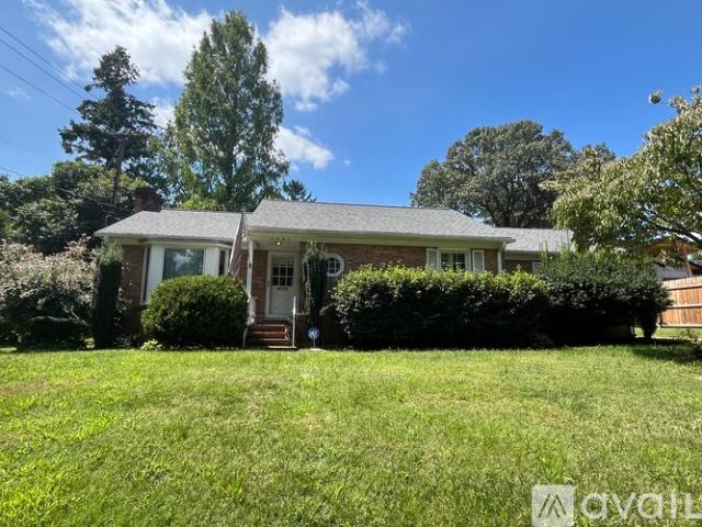3 BR, 2 BA Apartment 1901 N Elm St, Greensboro, NC 27408