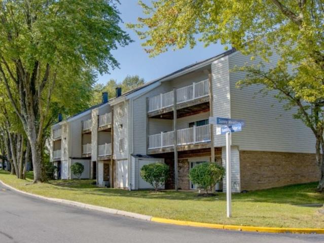 3 BR, 2 BA Apartment 1901 Snow Meadow Lane Unit 201, Baltimore, MD 21209