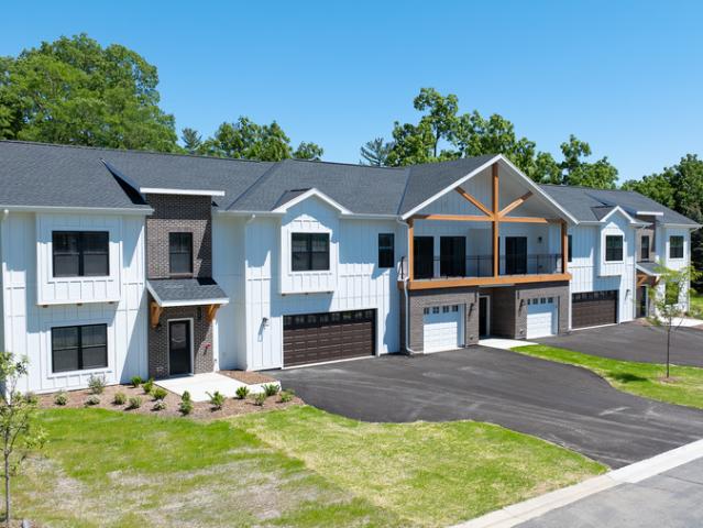 3 BR, 2 BA Apartment 1920 Edwards St, East Troy, WI 53120