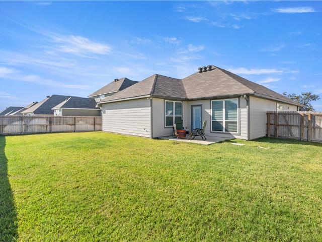 3 BR, 2 BA Apartment 1925 Viva Road, Bryan, TX 77807