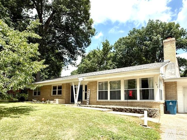 3 BR, 2 BA Apartment 192 Valley Drive, East Alton, IL 62024