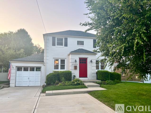 3 BR, 2 BA Apartment 1932 Spring Valley Road, Pittsburgh, PA 15243