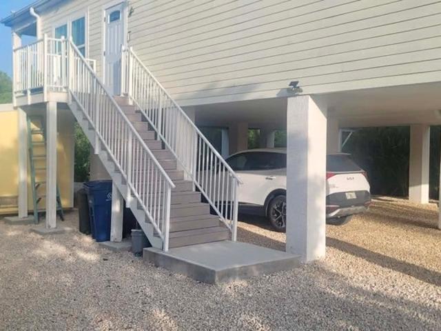 3 BR, 2 BA Apartment 197 Lobstertail Road, Big Pine Key, FL 33043