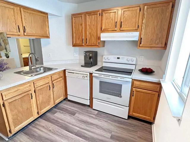 3 BR, 2 BA Apartment 1950 Oakbrooke Dr Unit 9683 05, Howell, MI 48843