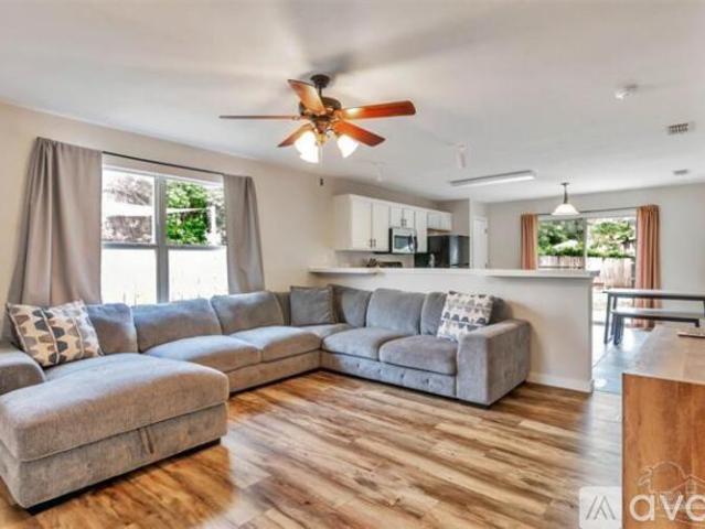 3 BR, 2 BA Apartment 1951 Ambassador Drive, Gulf Breeze, FL 32563