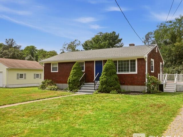 3 BR, 2 BA Apartment 19 Flint Corn Road, Portsmouth, RI 02871