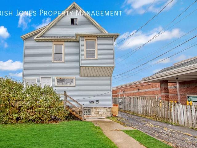 3 BR, 2 BA Apartment 19 Hinman Ave Buffalo, NY 14216