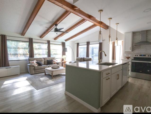 3 BR, 2 BA Apartment 19 Hollyhock Court, Homosassa, FL 34446