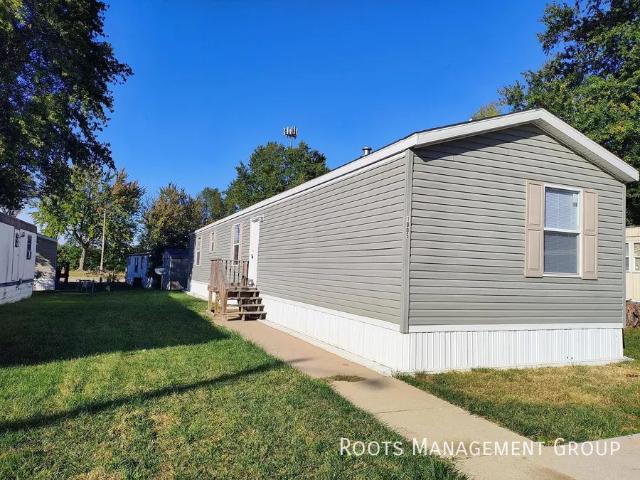 3 BR, 2 BA Apartment 1005 Inverness Street, Peoria, IL 61615