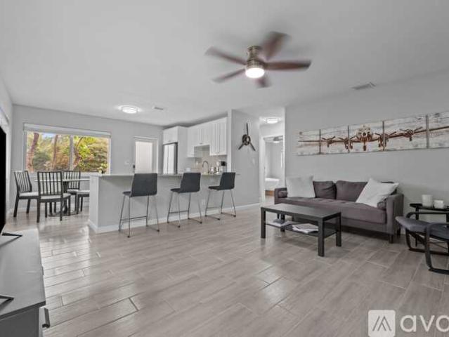 3 BR, 2 BA Apartment 1007 NE 9th Ct, Pompano Beach, FL 33060