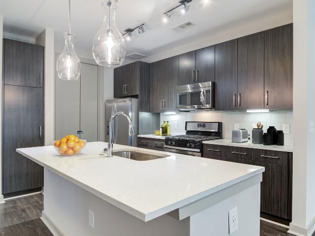 3 BR, 2 BA Apartment 100 Colonial Homes Dr NW Unit 0820, Atlanta, GA 30309