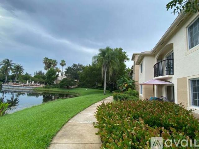3 BR, 2 BA Apartment 100 Crestwood Ct N, Unit 103, Royal Palm Beach, FL 33411
