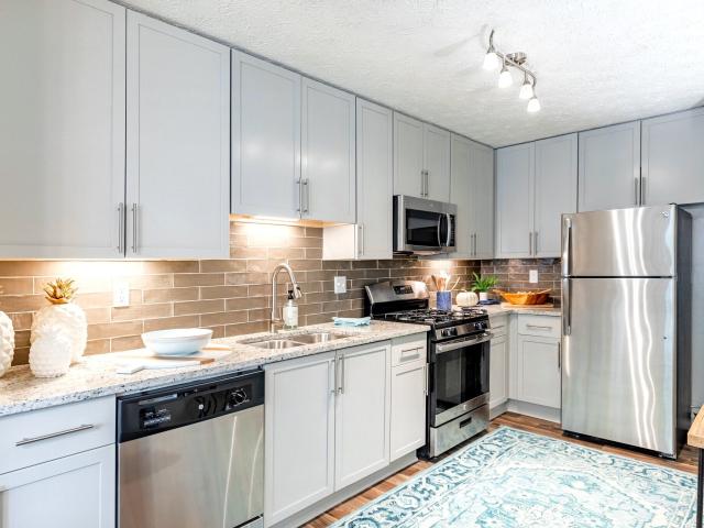 3 BR, 2 BA Apartment 100 Noble Creek Drive NW Unit 3715, Atlanta, GA 30327