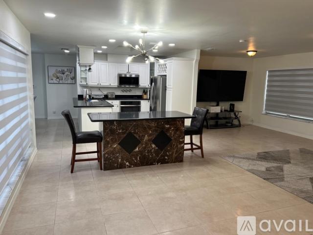 3 BR, 2 BA Apartment 1010 Hollywood Boulevard, Hollywood, FL 33019