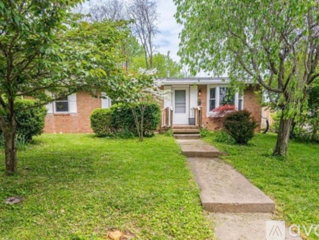 3 BR, 2 BA Apartment 1010 North Orris Drive, Bloomington, IN 47404