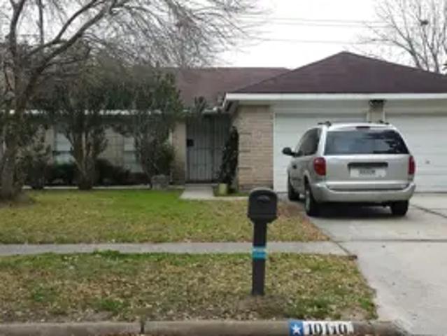 3 BR, 2 BA Apartment 10110 Trade Winds Dr, Houston, TX 77086