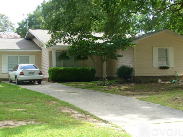 3 BR, 2 BA Apartment 1011 Cynthia Dr, Dothan, AL 36301