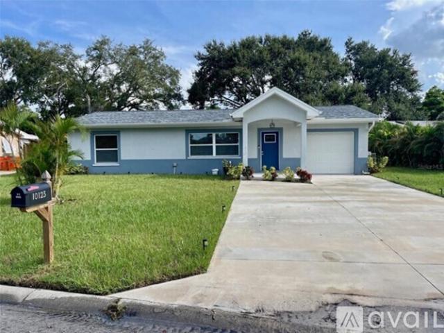3 BR, 2 BA Apartment 10123 52nd Avenue North, St. Petersburg, FL 33708