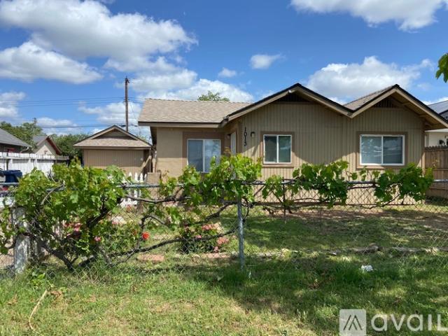3 BR, 2 BA Apartment 1013 Santiago Avenue, Sacramento, CA 95815