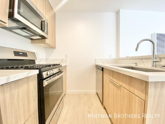 3 BR, 2 BA Apartment 1017 Ocean Park Blvd, Santa Monica, CA 90405