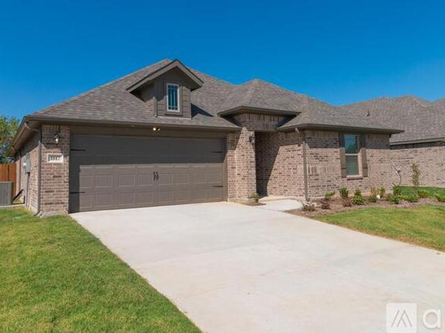 3 BR, 2 BA Apartment 1017 Verde Valley Ln, Crowley, TX 76036