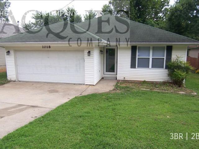 3 BR, 2 BA Apartment 1018 W. Catalpa St Springfield, MO 65807