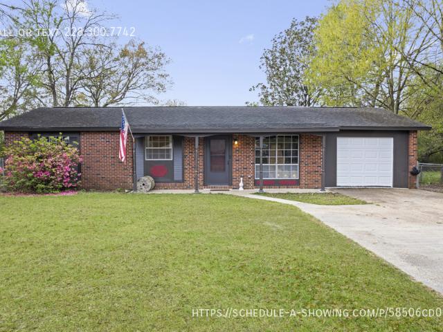 3 BR, 2 BA Apartment 101 Fore St, Gulfport, MS 39503
