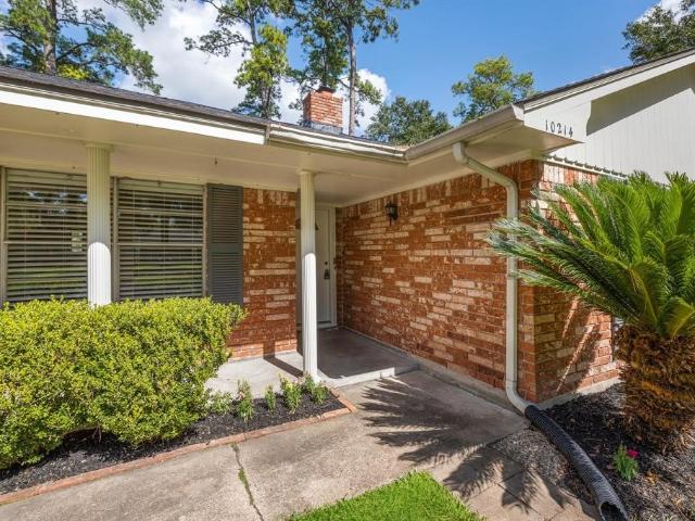3 BR, 2 BA Apartment 10214 Londonderry Drive, Houston, TX 77043